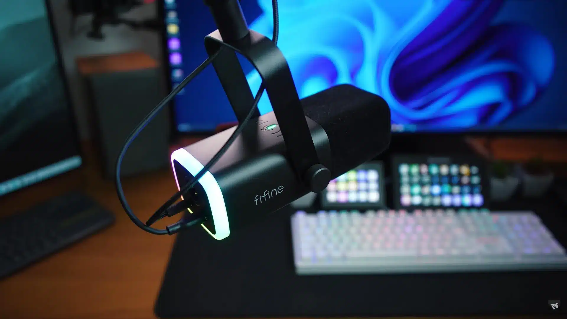 Tu nuevo aliado para streaming, conoce el increible FIFINE AMPLIGAME AM8T